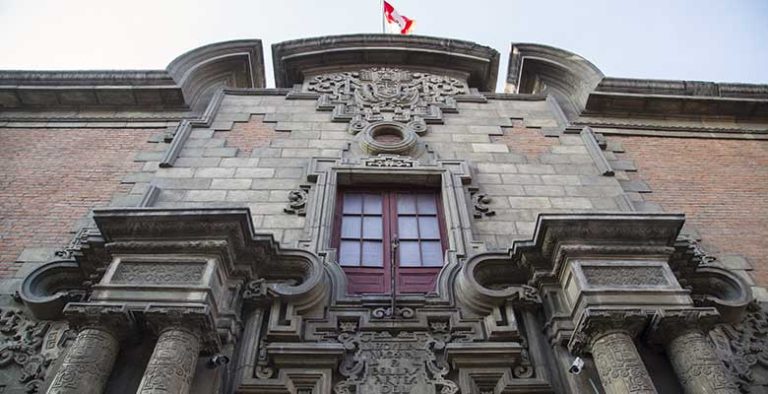 Bellas Artes presenta publicación que reúne 200 años de arte en Perú