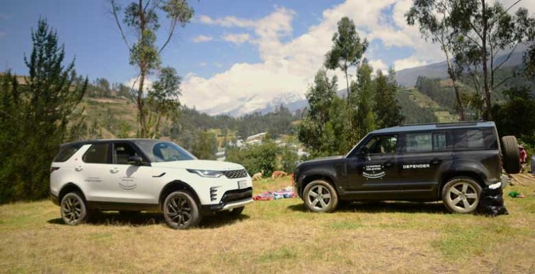 Defender y Discovery llevan el espíritu navideño a Áncash