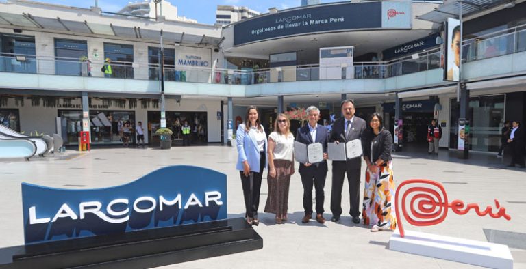 Larcomar recibe la licencia de Marca Perú